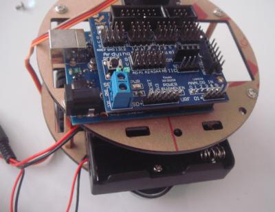 Cina Parti telecomandate dell'automobile del microcontroller, automobile astuta telecomandata intelligente di DIY in vendita