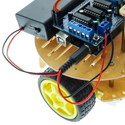 中国 HC-SR04機械DIYの集積回路が付いている2WD RC車のArduinoの始動機のキット 販売のため
