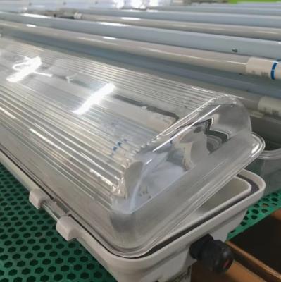 China Industrial Plastic Explosion Proof Fluorescent Light Anti Corrosion Ceiling Mounted for sale