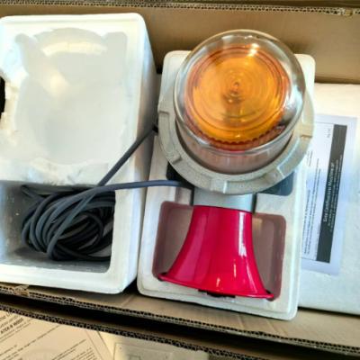 China Explosion Proof LED Strobe Alarm Light with IP65 Rating, Aluminum Alloy Housing, and Multi-Color LED Beacon for Hazardous Areas for sale