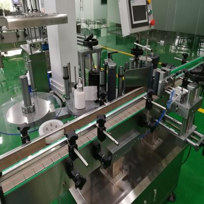 China nauwkeurigheid Speciaal gevormde fles Automatische zelfklevende eenzijdige etiketterende machine Te koop