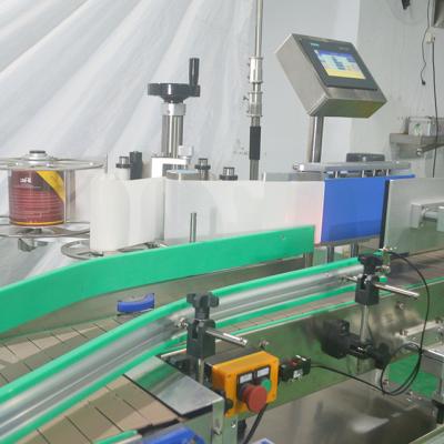 Cina Macchina di riempimento di olio di girasole con servizio post vendita in vendita