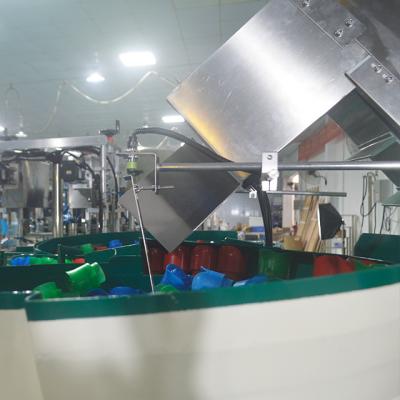 China 10 Hoofd koppel capping machine voor goed verkopen Package Line Vloeibare wasmiddel vullen Te koop