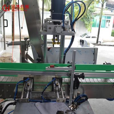 Cina Macchina di copertura rotativa a vite completamente automatica per la produzione di imballaggi di bottiglie di plastica in vendita