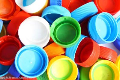 Cina Macchina di riempimento dell'olio con tappo elevatore automatico con velocità di selezione da 25 a 150 tappi/minuto in vendita