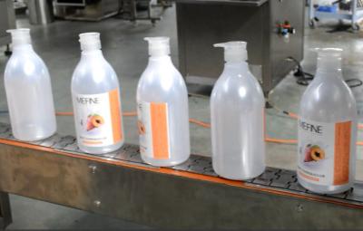 Cina PLC Core Components 2.5KW Simple Automatic Linear Capping Machine per il vostro beneficio in vendita