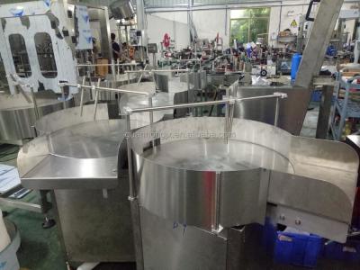 Cina Macchina di riempimento liquido da 30-60 bottiglie/min per la fabbricazione automatica di bobine per zanzare in vendita