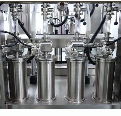 Cina Alta precisione 1.5KW/AC220V 50/60HZ Servo Piston Filling Machine per olio lubrificante in vendita