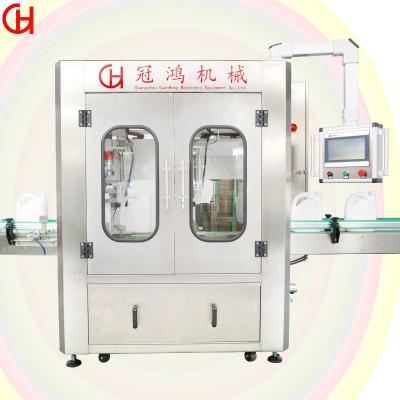 Cina 700 KG Capacità Automatica Bottiglia di Plastica Capping Machine con materiale di imballaggio in legno in vendita