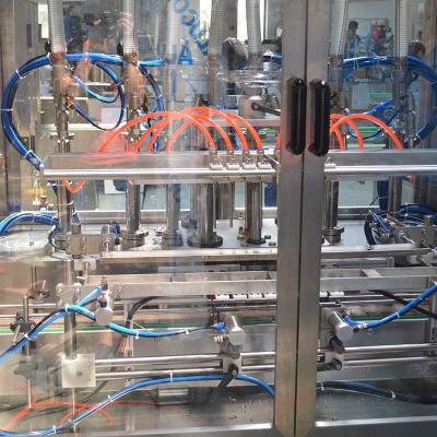 China Material de enchimento Outra máquina automática de enchimento de xarope para embalagens de frascos líquidos à venda