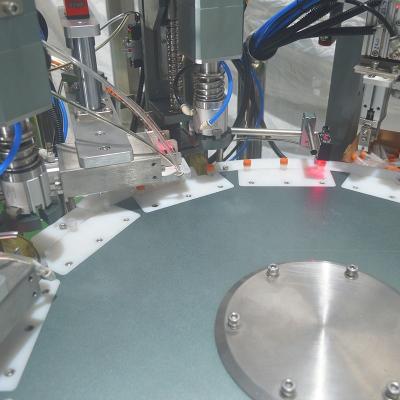 China Máquina de rotulagem de enchimento líquido de tubos de reagentes de tipo Chuck com capacidade de 800 kg à venda