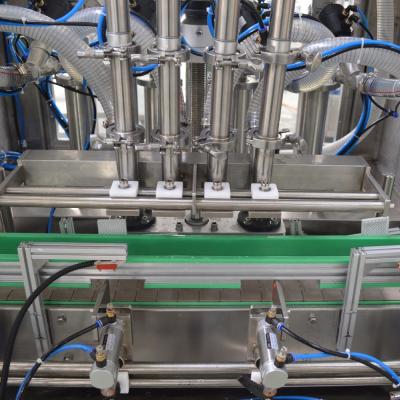 China Automatische servo-kolfvulmachine met directe toevoer voor plastic flessen/potten Te koop
