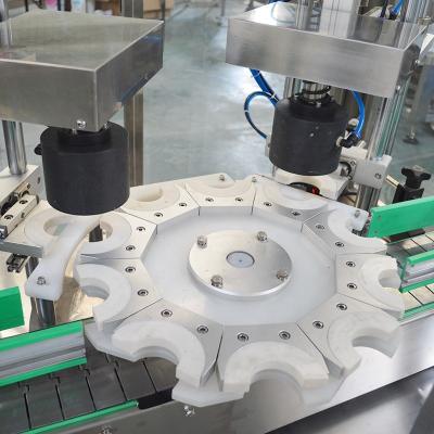 China 4 sproeiers Automatische chili saus verpakkingsmachine voor huisdier fles aanpasbaar ontwerp Te koop