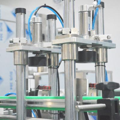 中国 PLC制御の自動ペリスタルティックポンプ液体ボトル詰め込みキャピングマシン 販売のため