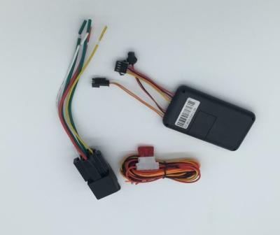 Cina Monitoraggio lungo intelligente di voce di allarme dell'inseguitore SOS dei Gps dell'automobile di durata di vita della batteria con il microfono in vendita