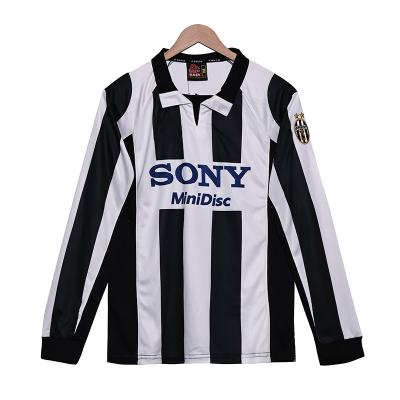 China Juventus 1997 Retro Long Sleeve Home Fan Edition Football Jersey Pays Tribute to the Champions League Champions for sale