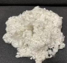 中国 クリップポリエステル ステープルファイバー AAグレード 製造用 白/黒/灰色/カラフル 1.2-15dtex 販売のため