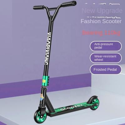China Scooter preto de 10 polegadas com bateria de lítio de grande capacidade à venda