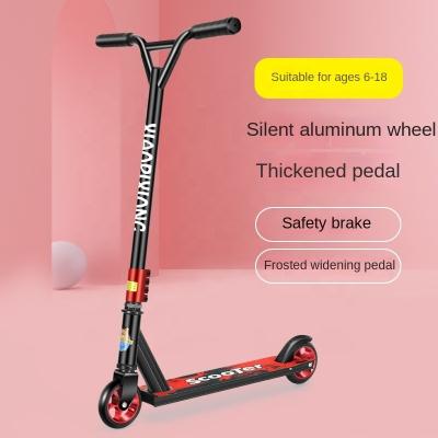 China Scooter preto de 10 polegadas com bateria de lítio de grande capacidade à venda