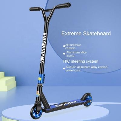 China Scooter preto de 10 polegadas com bateria de lítio de grande capacidade à venda