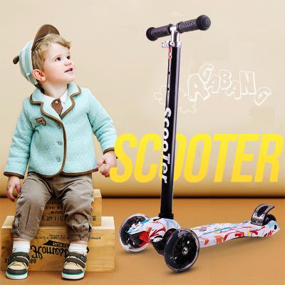 China Scooter de três rodas feito de material durável para brinquedo infantil à venda
