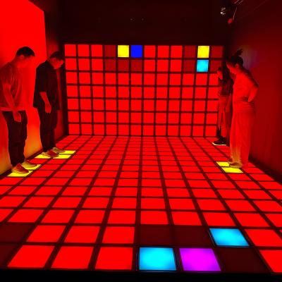 Cina Wetop Active Game Led Floor Interattivo Rgb Led Floor 30*30cm Game Center in vendita