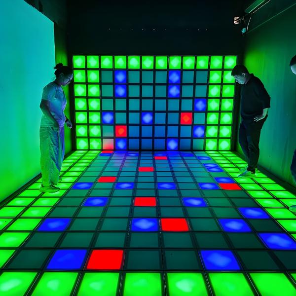 Ativar Interativo LED Jogos de piso Iluminação Interativa Grade Jumping Jogos de piso Ativar LED azulejos de chão de dança