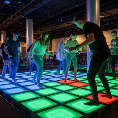中国 インタラクティブLEDフロアゲーム - 究極の没入型ゲーム体験 販売のため