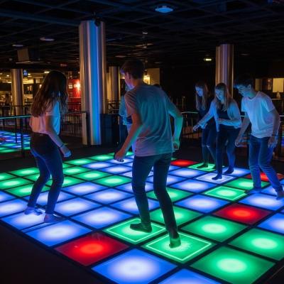 中国 インタラクティブLEDフロアゲーム - 究極の没入型ゲーム体験 販売のため