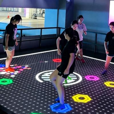 China Interactive LED Floor Game with Wall-Mounted Leaderboard and 6 Popular Games for Real-Time Feedback for sale