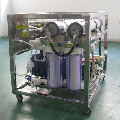 China Instalação de dessalinização de água solar Mini Mobile RO Instalação portátil de dessalinização de água do mar à venda