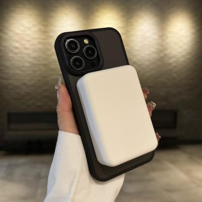 China Skin Friendly Magnetic Phone Case Customized Mobile Phone Protective Cases Trend Style for sale