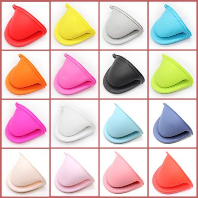 China Custom Logo Silicone Oven Mitts and Hot Pads Set for Safe Handling of Hot Dishes for sale
