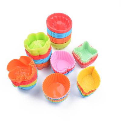Cina Stampi di pentole di ciambelle in silicone non appiccicoso ideali per la cottura e immagazzinati in varie forme in vendita