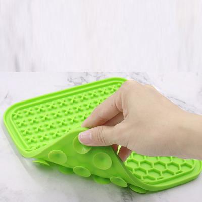 Cina Matto da leccare in silicone da 20*20 cm con ventosa e design sostenibile in vendita