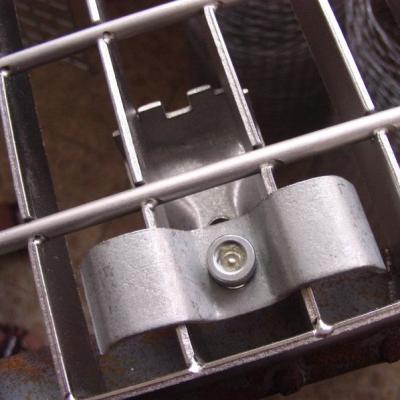 Китай Сваренные стальные решетки|Заприте serrated решетки (плоские/) (30MM/40MM/60MM) продается