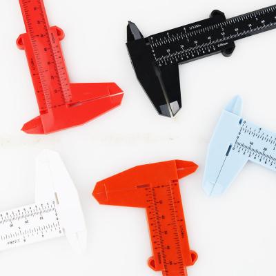 Cina 0-150 mm Lineo di misura doppio piede pinza Vernier in plastica in vendita