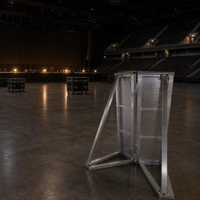 China Folding Modular Aluminum Crowd Control Barrier with Anti-Slip Foot Plates and Customizable Color for Events for sale