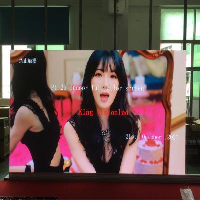 中国 Visionled P1.2 4K 8K王の最高はリフレッシュ レートLEDのビデオ壁屋内大きいTVのパネルPantallaを 販売のため