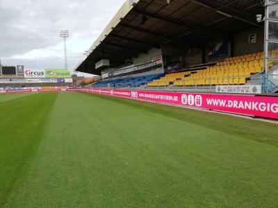 Quality Il perimetro dello stadio di football americano di Motera ha condotto l'esposizione P10 6500nits all'aperto IP65for sale