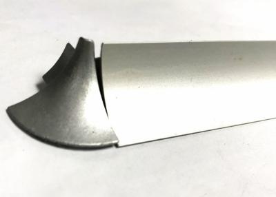 Cina Disposizione del bordo delle mattonelle del bagno anodizzata disposizione di alluminio delle mattonelle del bordo del quadrato del metallo in vendita