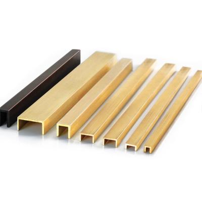Cina La mobilia usa la disposizione a forma di L delle mattonelle delle strisce decorative d'ottone di 2.7m in vendita