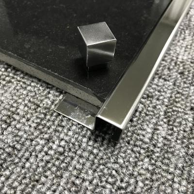 Cina Disposizione quadrata decorativa d'acciaio del bordo delle mattonelle delle strisce 2.0mm di Sqstainless dello specchio in vendita