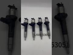 燃料インジェクター 1J500-53051 095000-9690 (クボタエンジン V3800 V3800T 用)