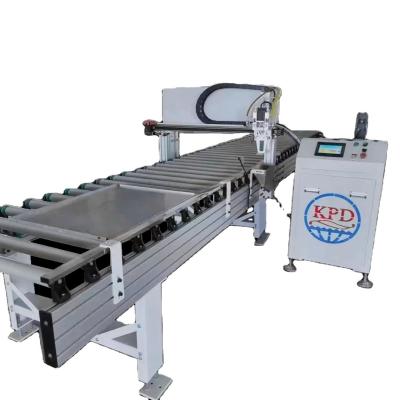 Cina Macchina di spruzzatura di colla epossidica per pannelli di compensato in FRP PUR PU per pannelli di favo di miele in vendita