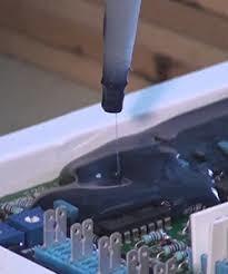 China Máquina de mistura de cola de fundição PU de 2 componentes de 220V para distribuição de cola líquida independente à venda