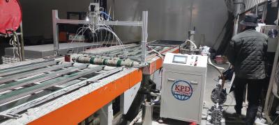 Cina 2k Epoxy Resin Spraying Machine per pannelli a nido di miele Applicazione rapida e precisa in vendita