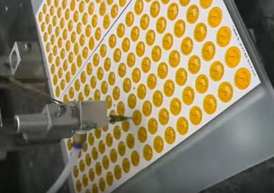中国 3軸自動エポキシ樹脂AB樹脂ステッカードーミングのための膠を混ぜる配送ロボット 販売のため