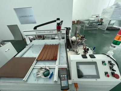 China Een zelfstandige oplossing twee componenten epoxyhars 2 delen pottenmachine Te koop