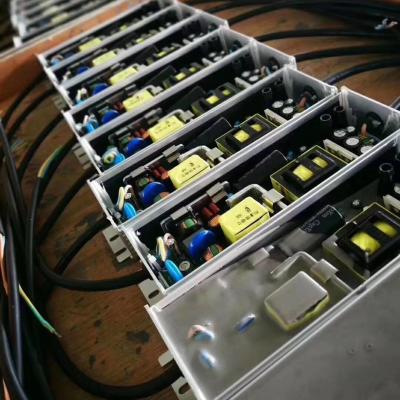 China Condición conductor LED Máquina automática de embotellado de resina epoxi para un proceso de embotellado suave en venta